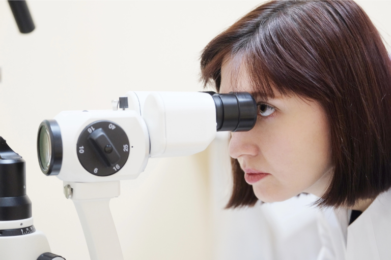 Flashes, Floaters, or Curtain Over Vision? What LA Patients Should Do ...